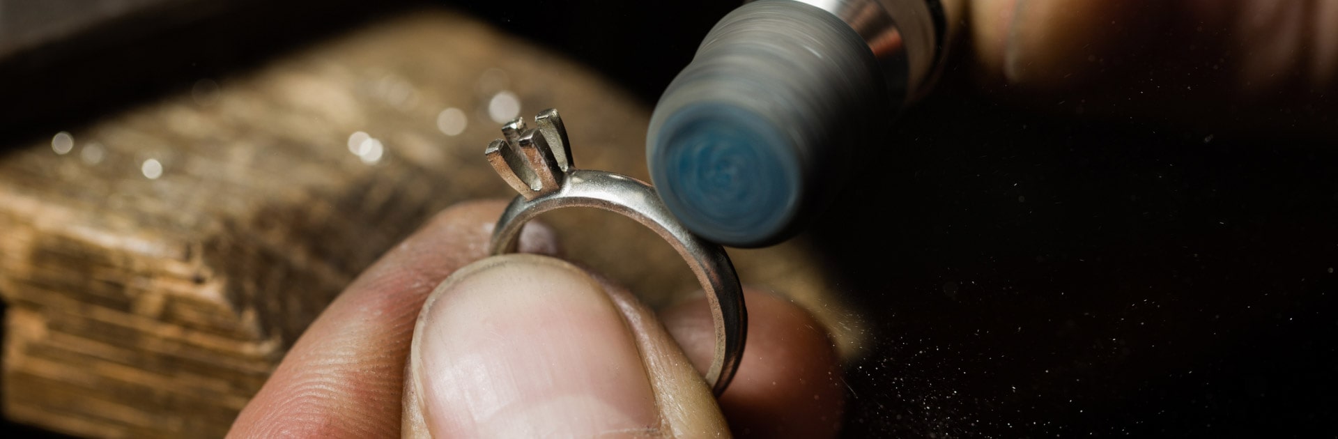 Shop Diamond Engagement Rings, Wedding Rings and Necklaces | Austen ...